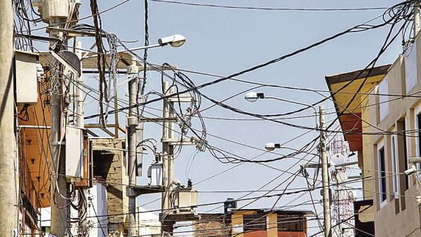Congreso aprueba Proyecto de Ley para retirar cables aéreos en desuso ...